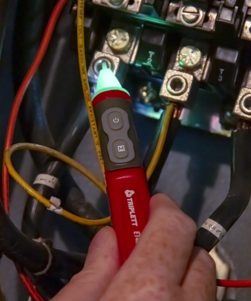 Non-Contact AC Voltage Detector and Phase Sequence Indicator – SMET